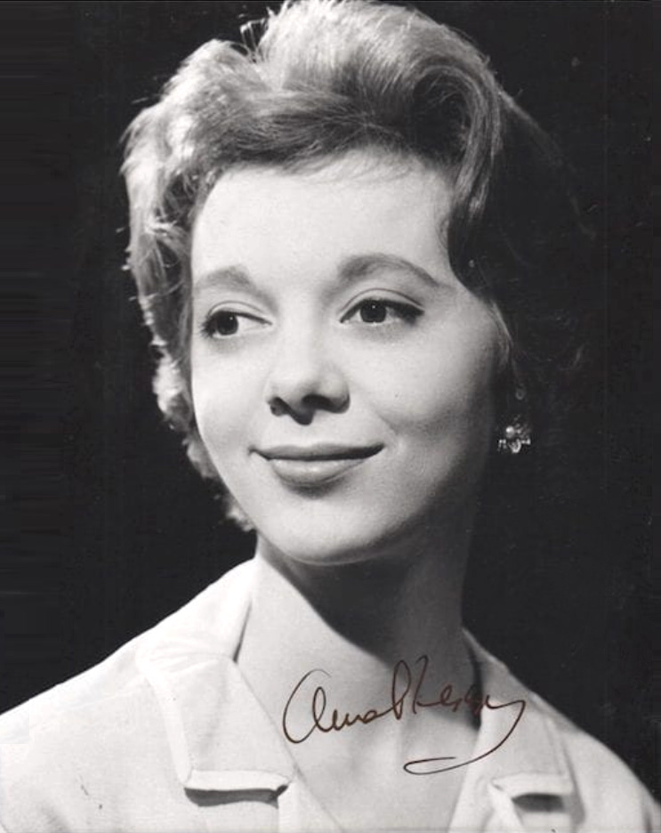 Anna Massey